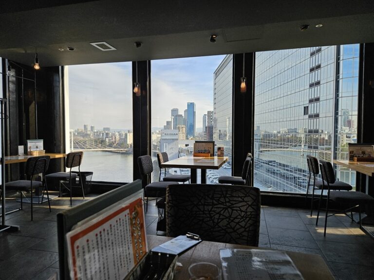 天満橋の展望レストラン「和牛と牡蠣【宴】」おいせうしのハンバーグ・ビッフェランチに大満足！ - 大阪おじさまのちょっと贅沢なグルメ手帳