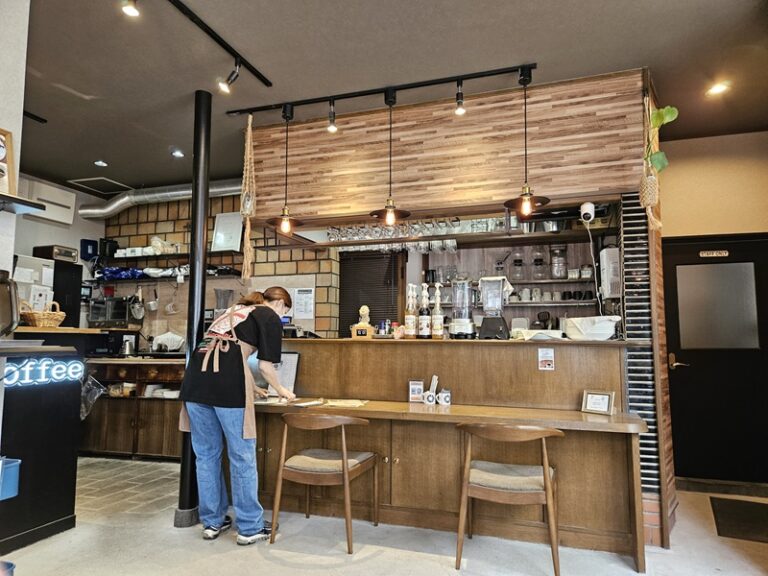 【九条】大阪九条「ZERO CAFE STAND OSAKA」スペシャルティコーヒーの風味でゆったり。 - 大阪おじさまのちょっと贅沢なグルメ手帳